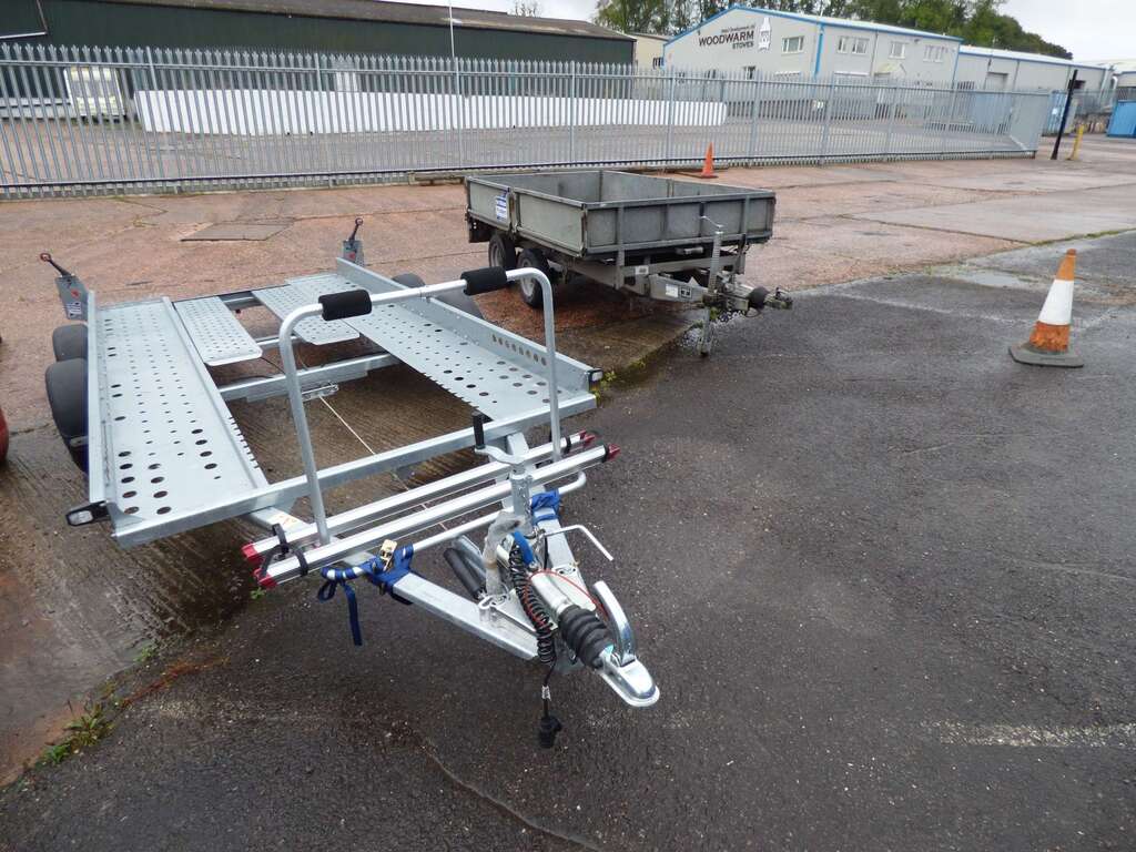 Whiteball Self Store Car & Trailer Storage